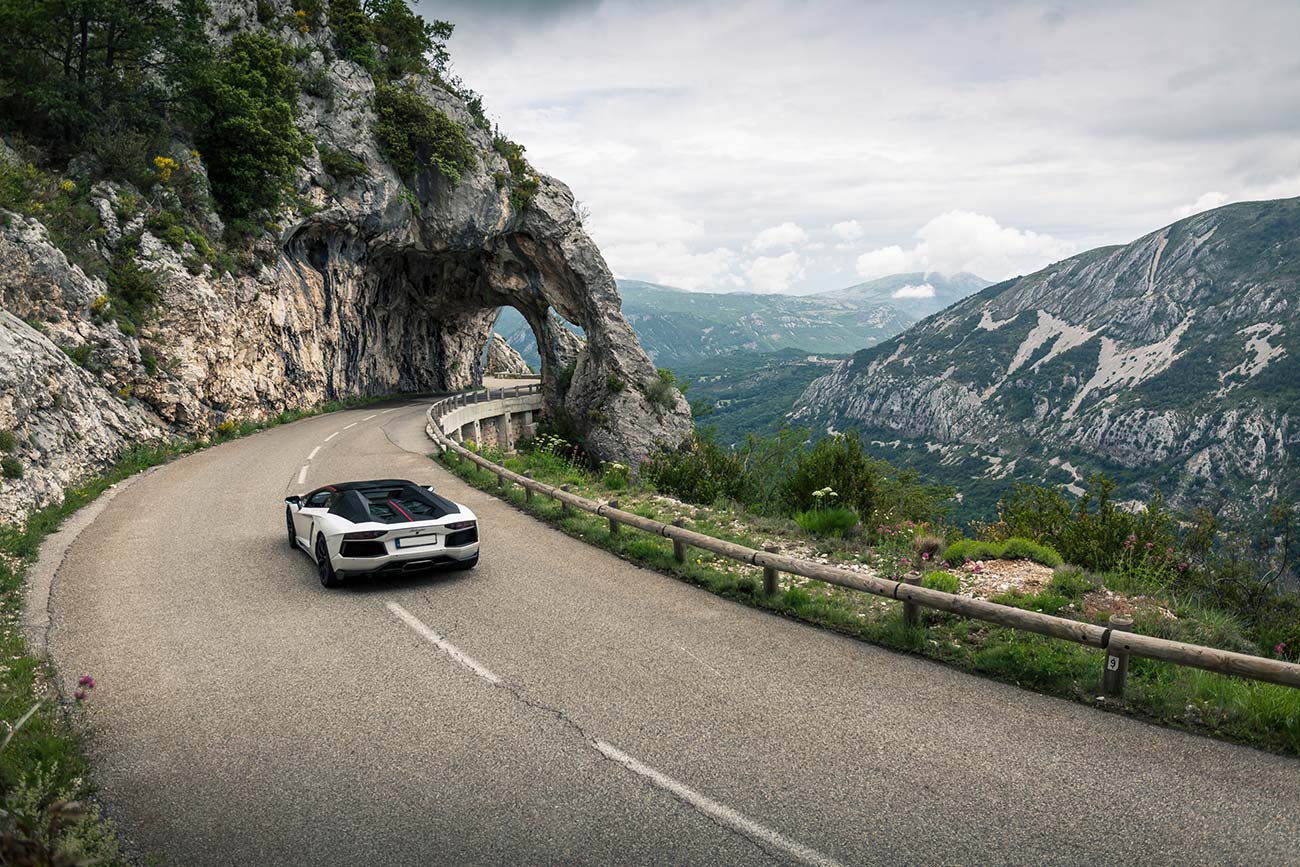 Corporate Driving Experiences - Supercar Incentive Trips - Colcorsa